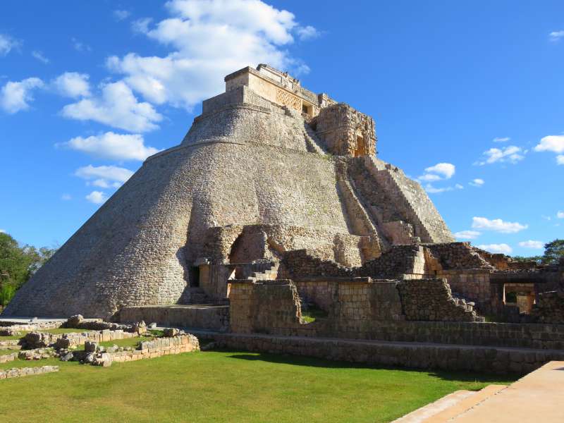 The Travelling Lindfields: Uxmal: Mayan ruins on a grand scale in ...