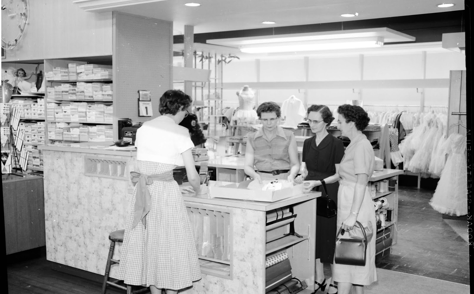 IMAGES OF OUR PAST - DUNN'S DEPARTMENT STORE - SOUTH JEFFERSON STREET ...