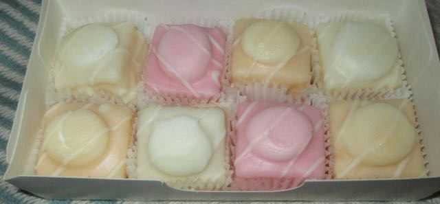 FOODSTUFF FINDS: New Limited Edition Cocktail Fancies (@MrKiplingCakes ...