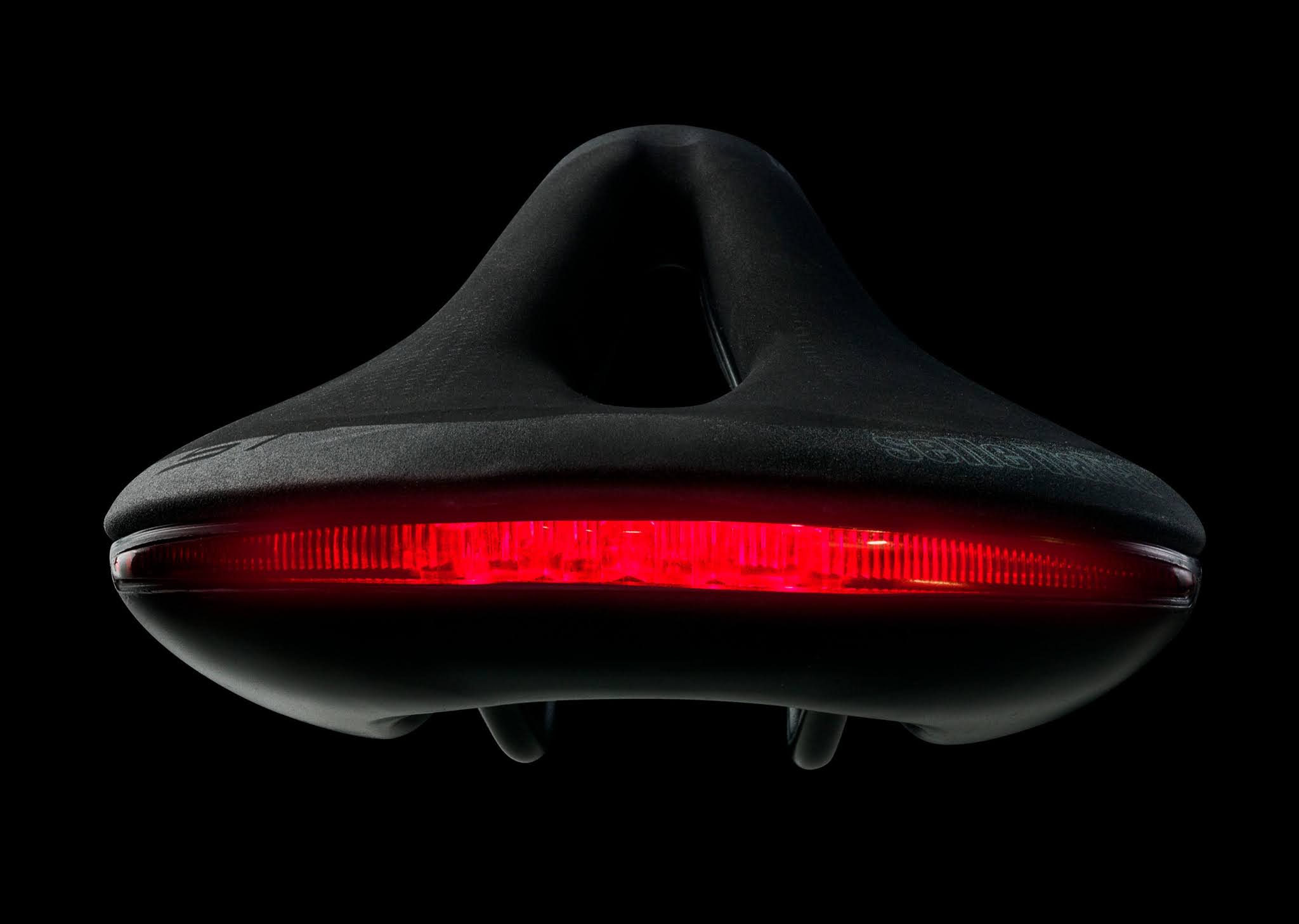 Selle Italia ST7 Vision Superflow: el sillín cómodo con luz LED ...