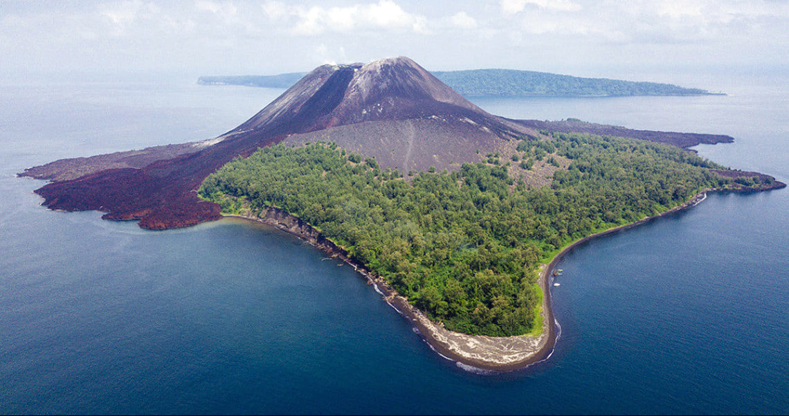 The Beauty Landscape of Indonesia: The Awesomeness of Mount Krakatoa