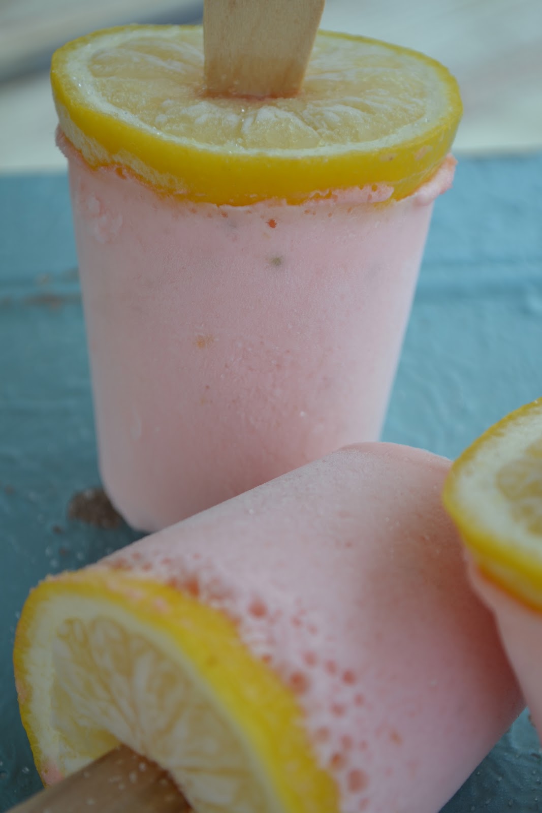 The Domestic Doozie: Creamy Strawberry Lemonade Pops
