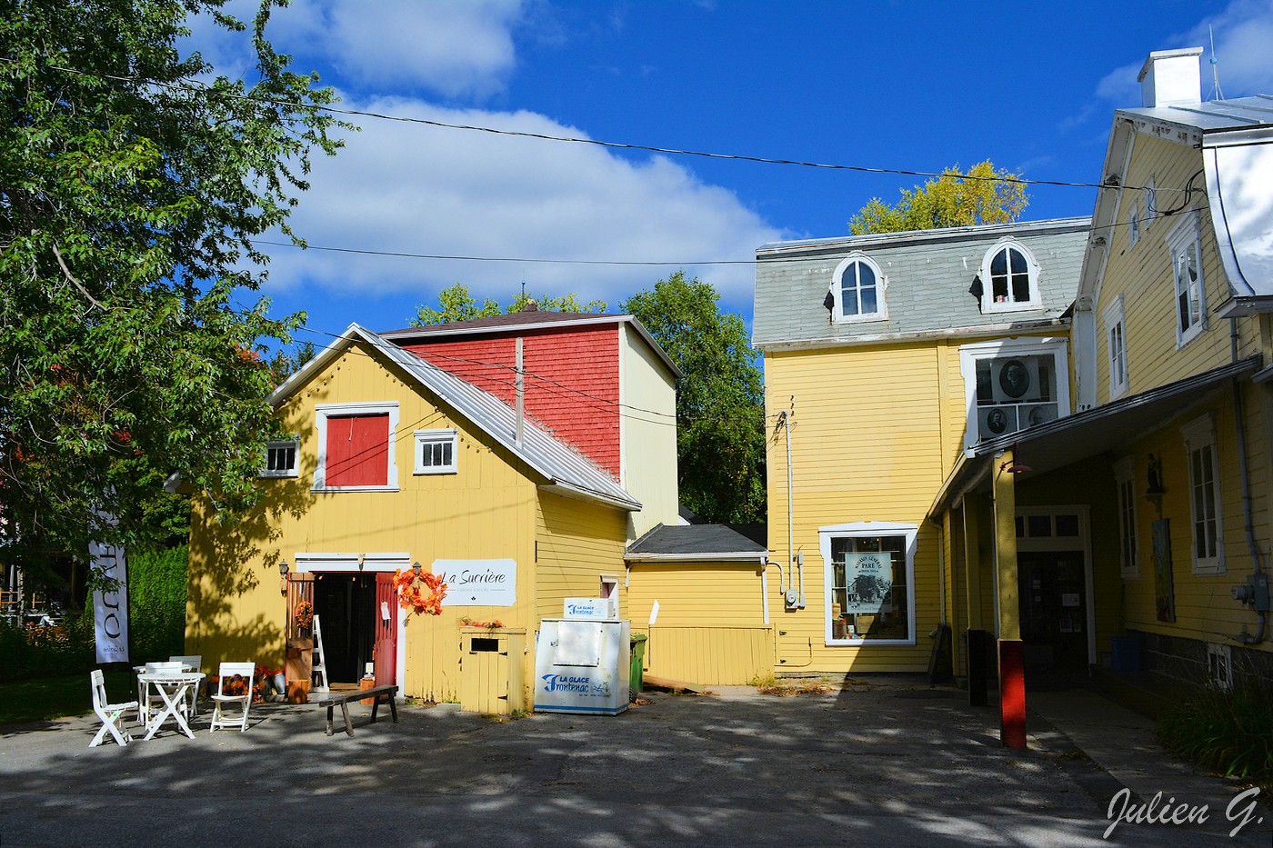 Coins du Monde: CANADA - Québec - Le village de Deschambault