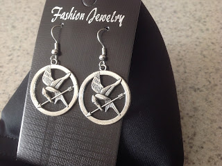 Hunger Games Series: Hunger Games Mockingjay Merchandise