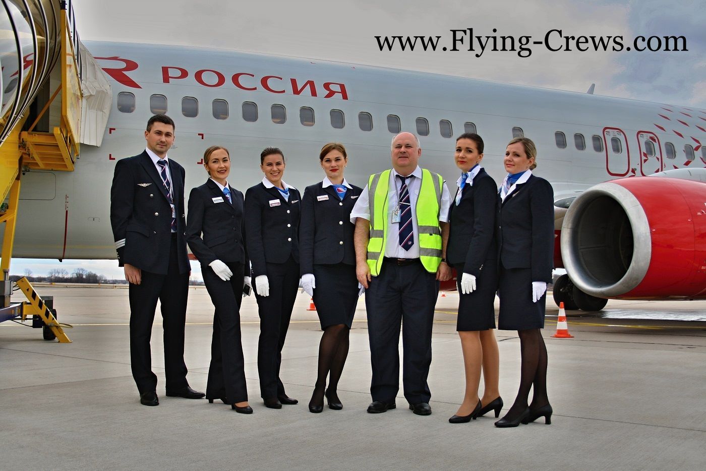 Airlines, Jobs for Pilots and Flight Attendants / Cabin Crew, Interview ...