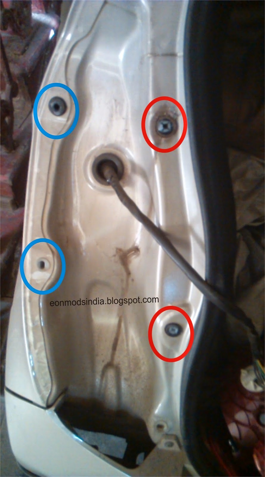 Hyundai EON Modifications: Changing Hyunai EON rear indicator bulb ...