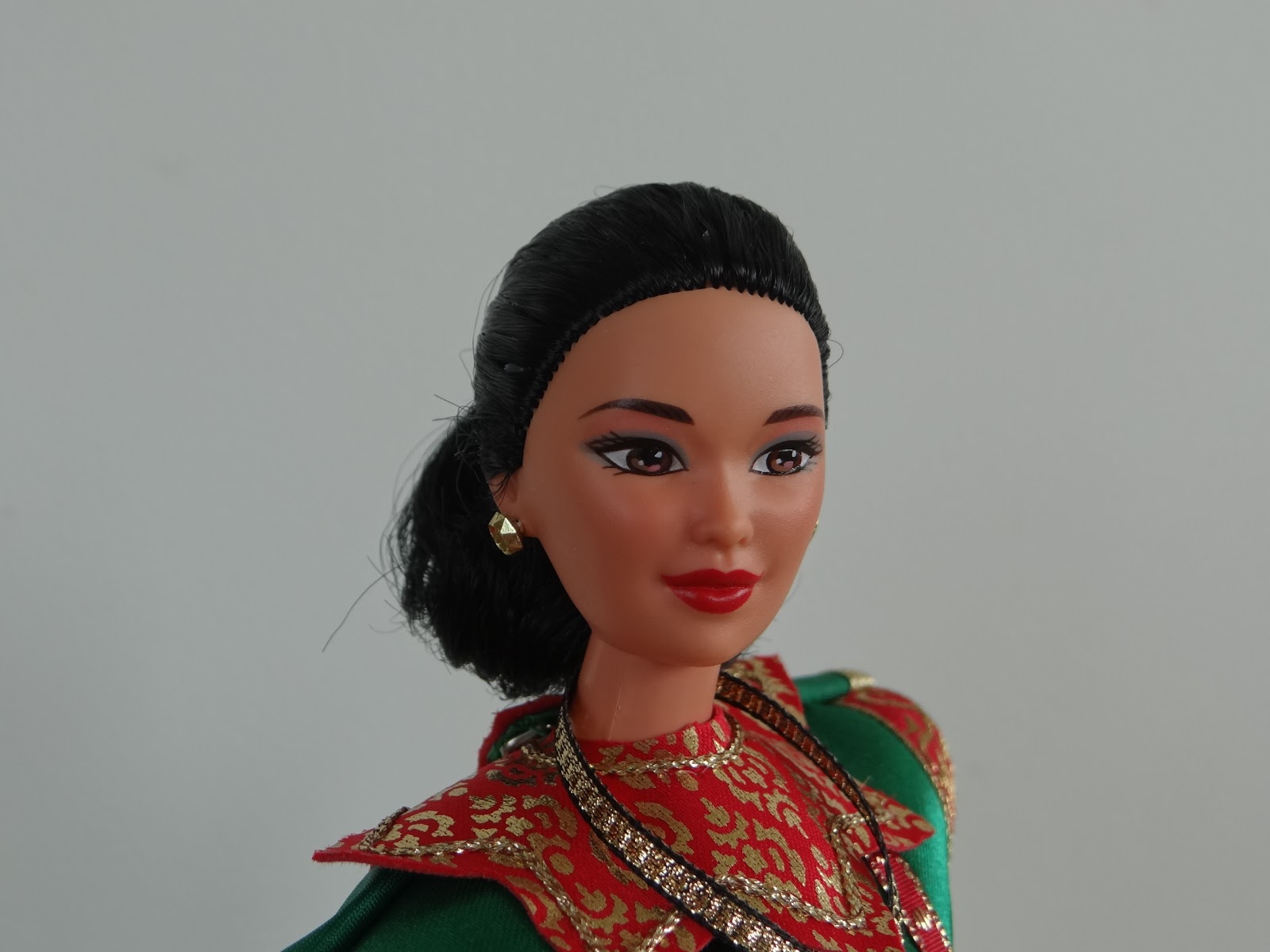 Coffee and Dolls PL: Dolls of the World Thai Barbie 1997