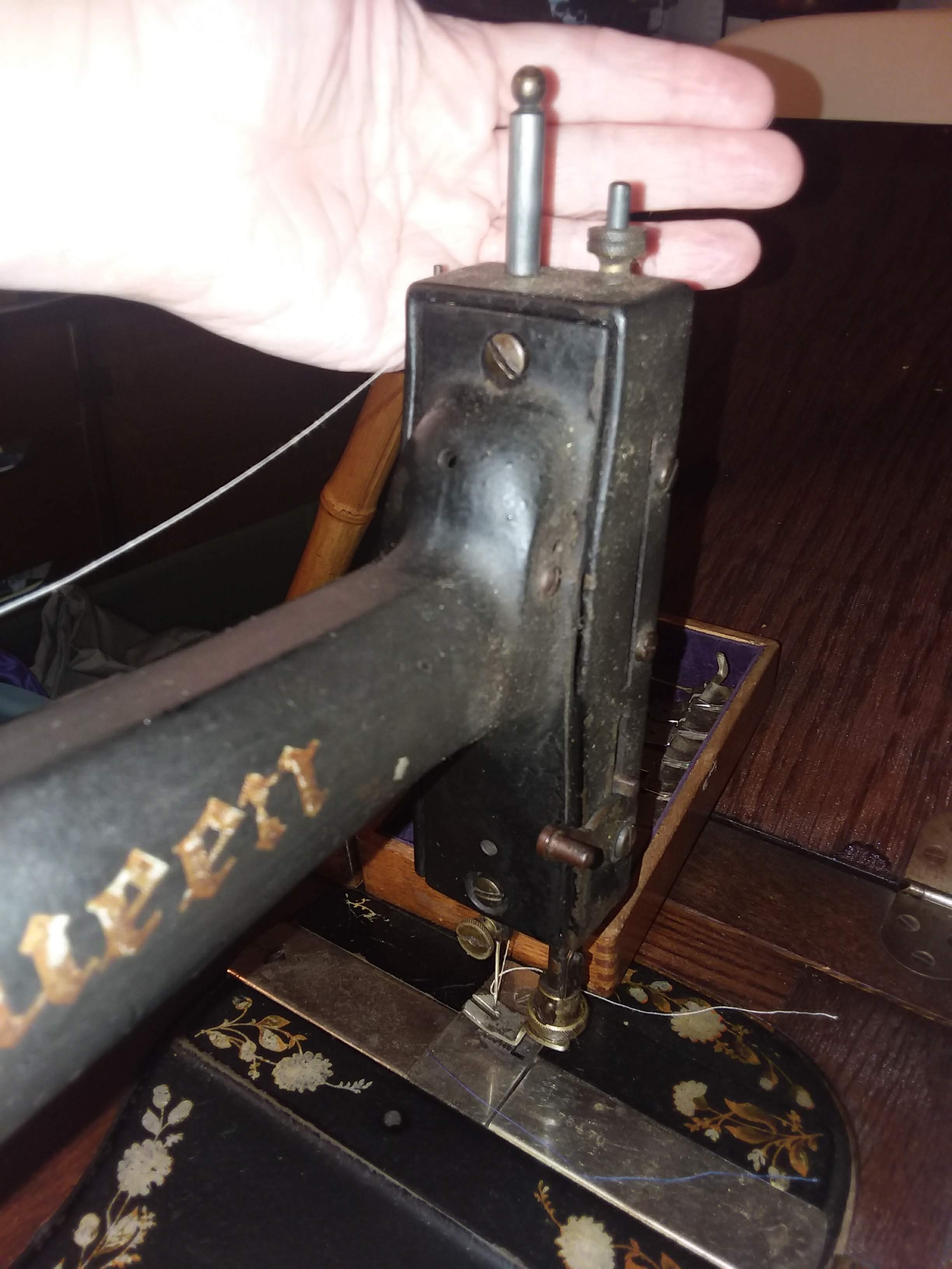 Queen Fiddle Base Vibrating Shuttle Treadle Sewing Machine by White