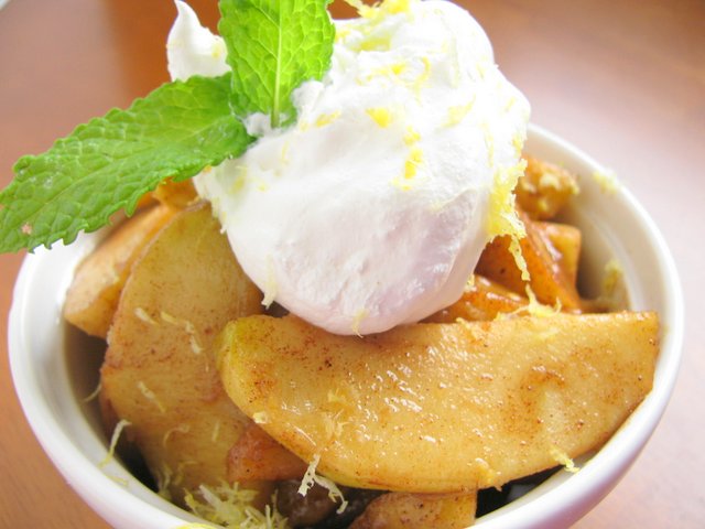 Kid Cultivation: Looly's Extra-Fancy Vietnamese Cinnamon Apples