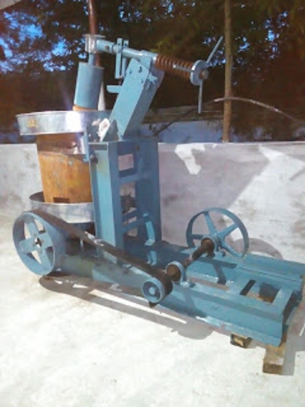 Kal chekku machine: Wooden chekku Oil Extraction Machine-cold press oil ...