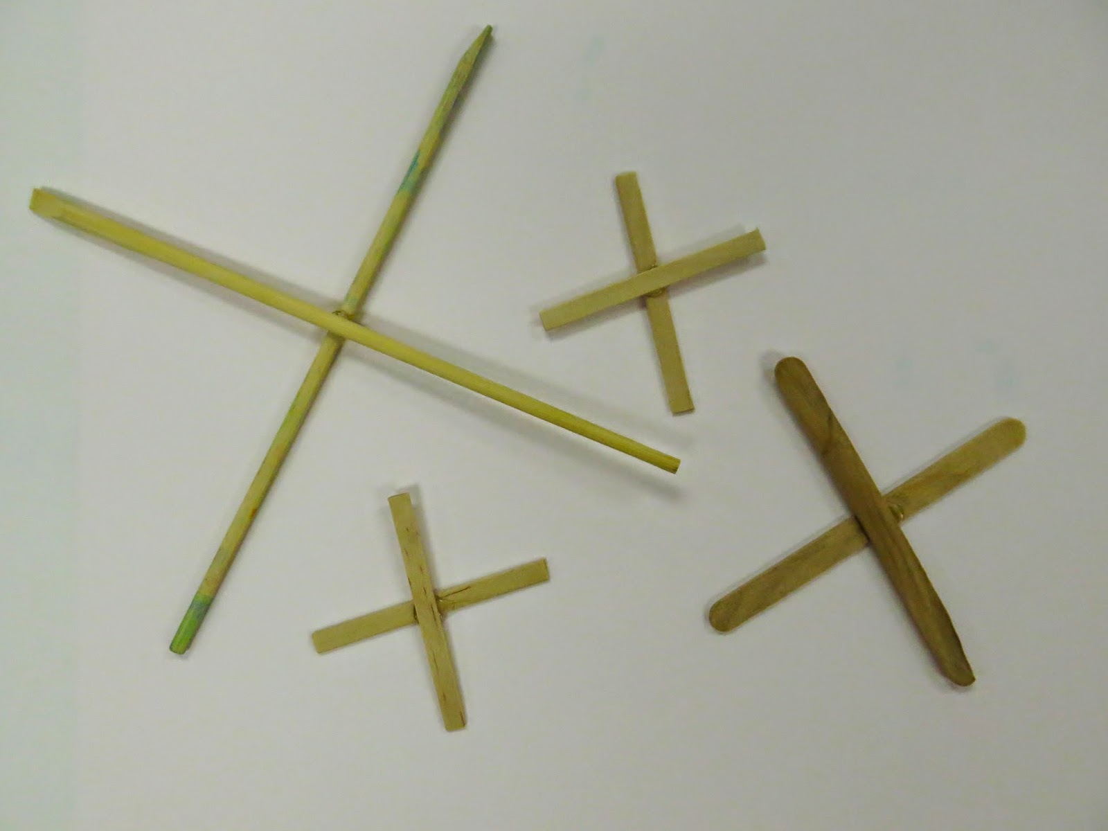 Cassie Stephens: In the Art Room: God's Eye (Ojo de Dios)