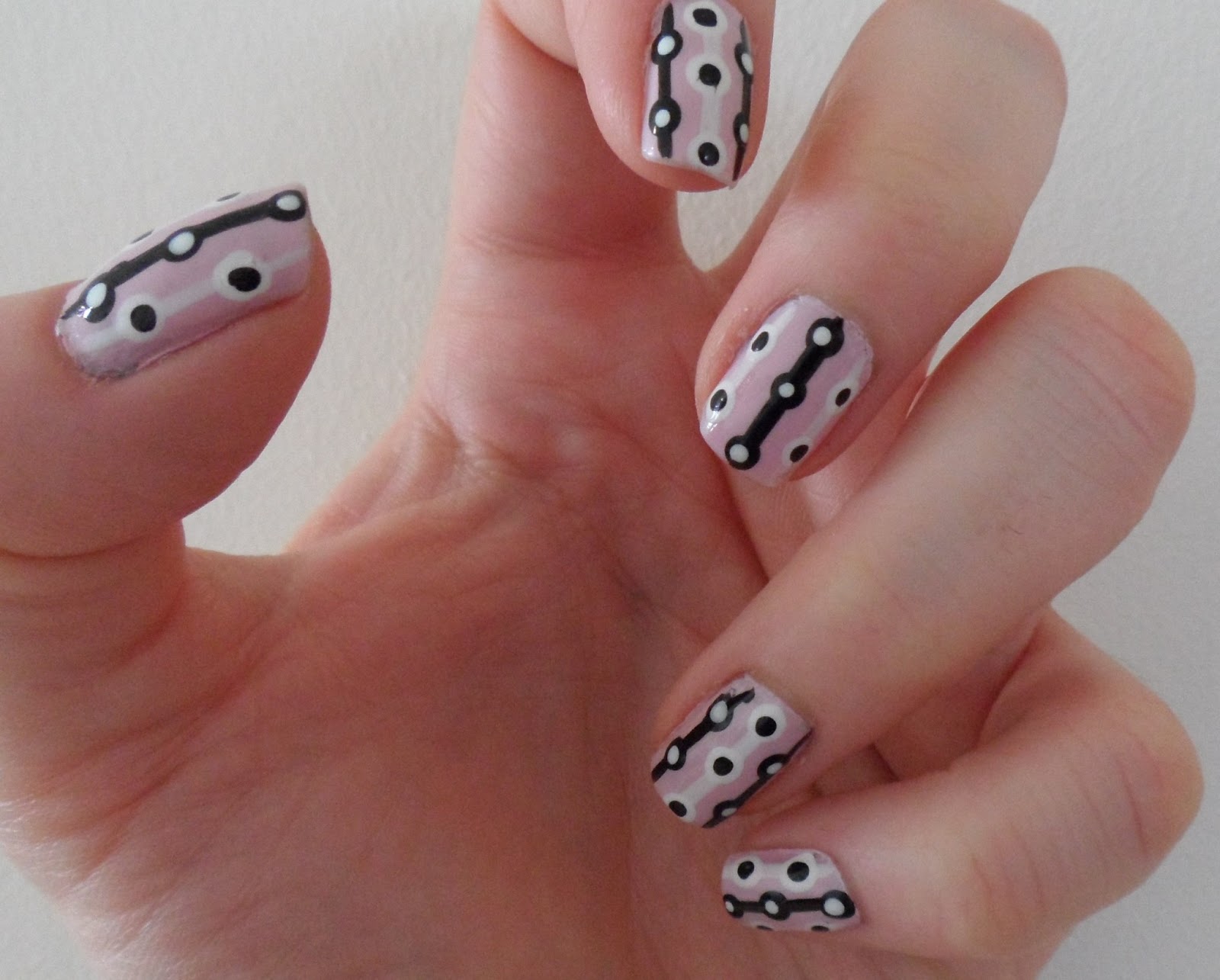 Nailificent: Retro nail art; Back to the '60's