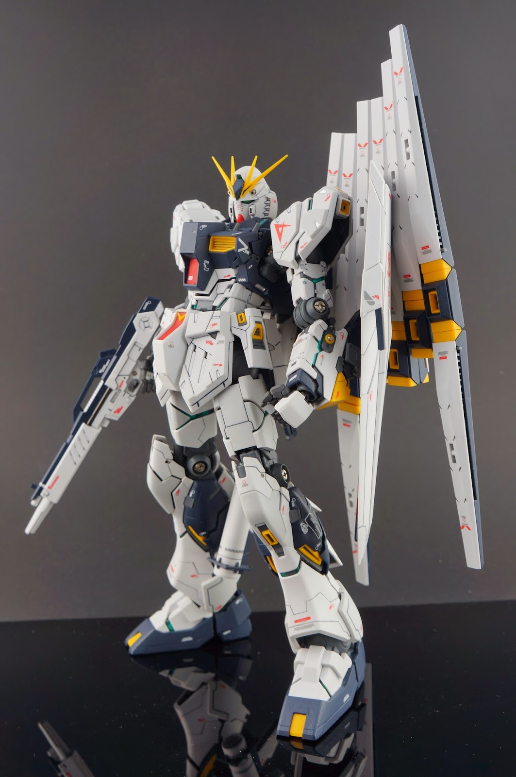 Mecha Junkyardz: MG RX-93-2 NU Gundam