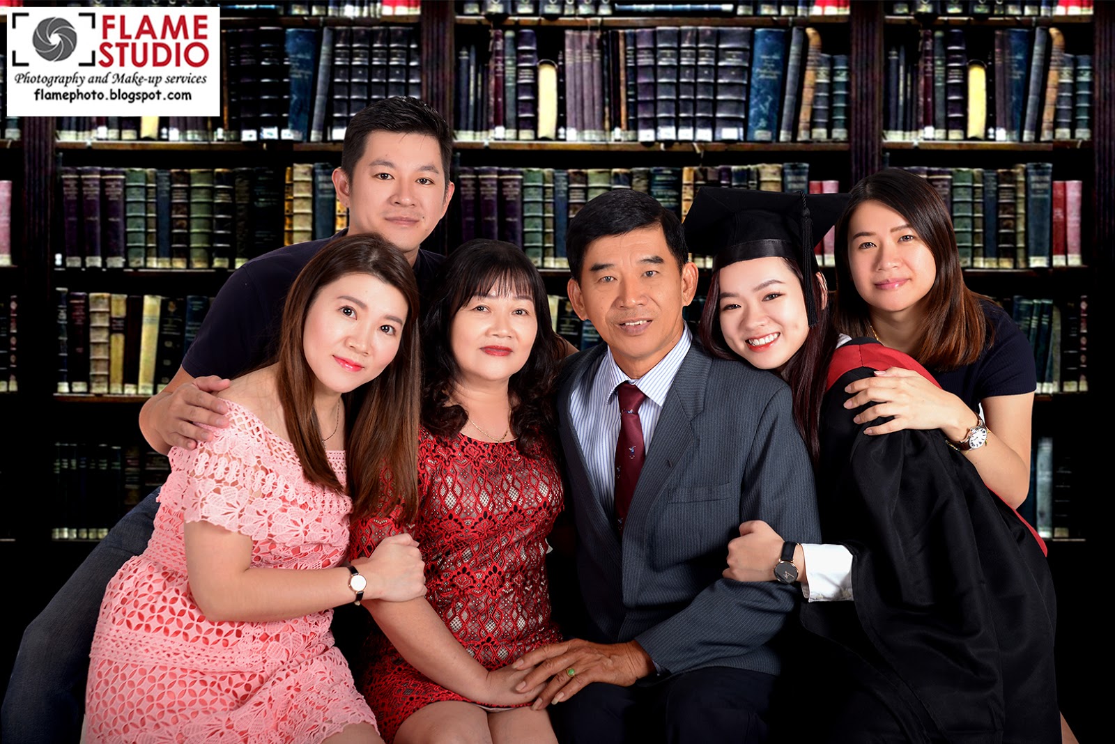 Flame Graduation Photography Studio: Graduation Convocation Family ...