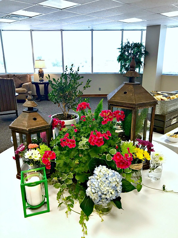 SPRING OR SUMMER BANQUET TABLE CENTERPIECE DECORATIONS | Dimples and ...