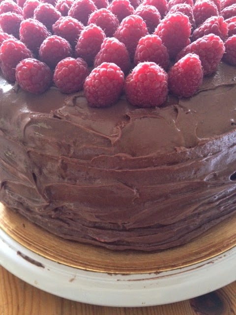 Marlenes making and baking: Chocolate raspberry birthday cake :)