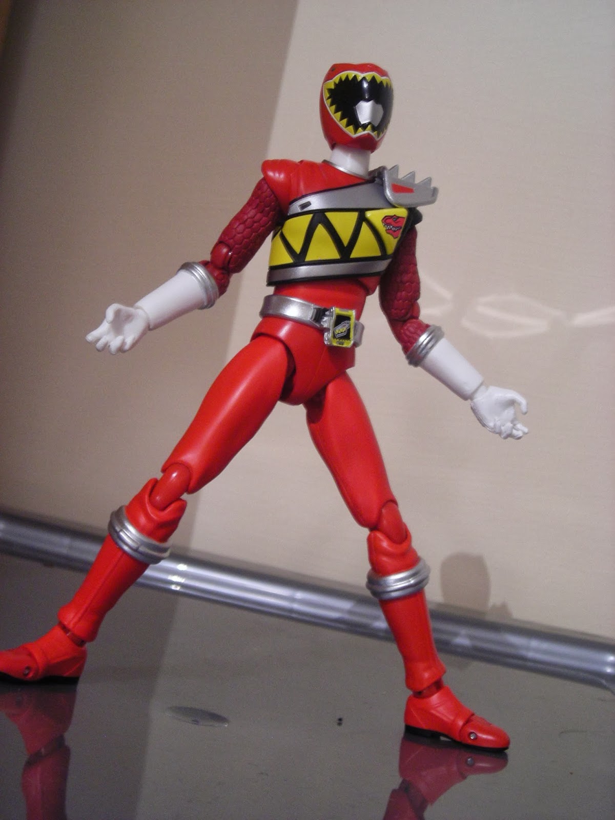 Bombing new work Bandai Official Zyuden Sentai Kyoryuger Kyoryu Red ...