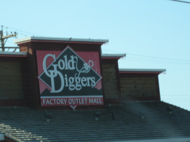 Top-of-the-Arch: GOLD DIGGERS!