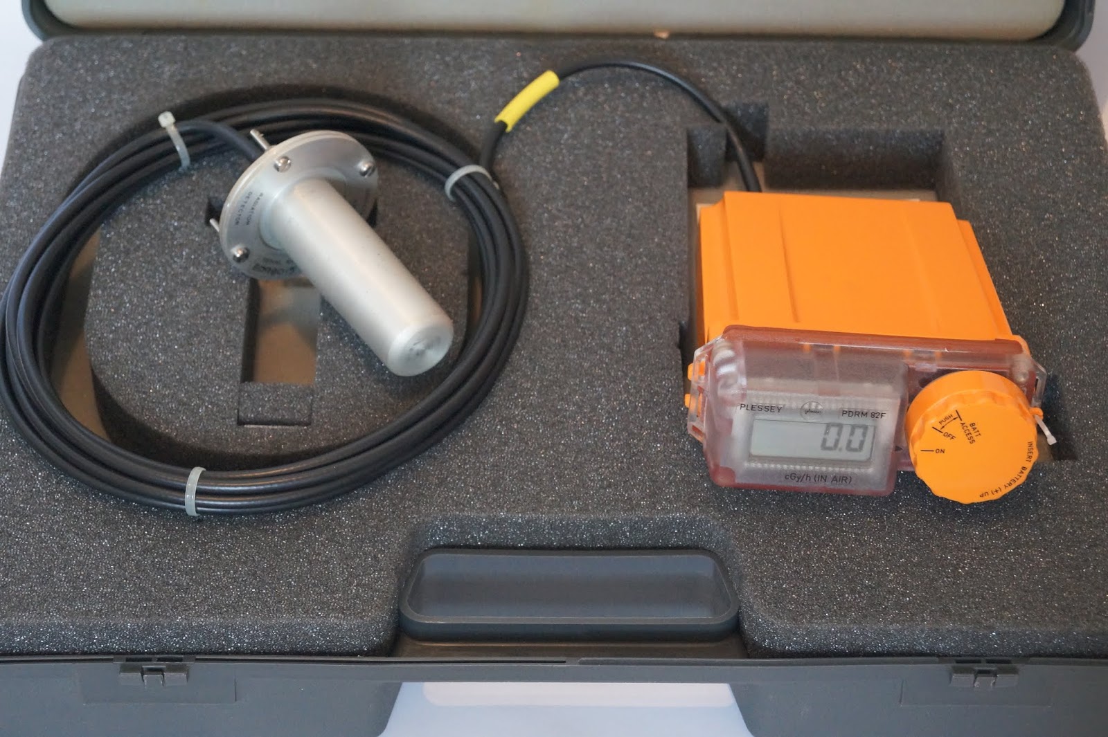 Promieniotwórczość wokół nas - fakty i mity: Dozymetr Plessey PDRM-82