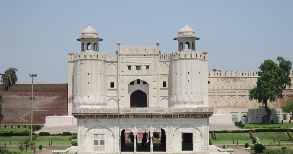 Lahore Fort or Shahi Qila and its attractions