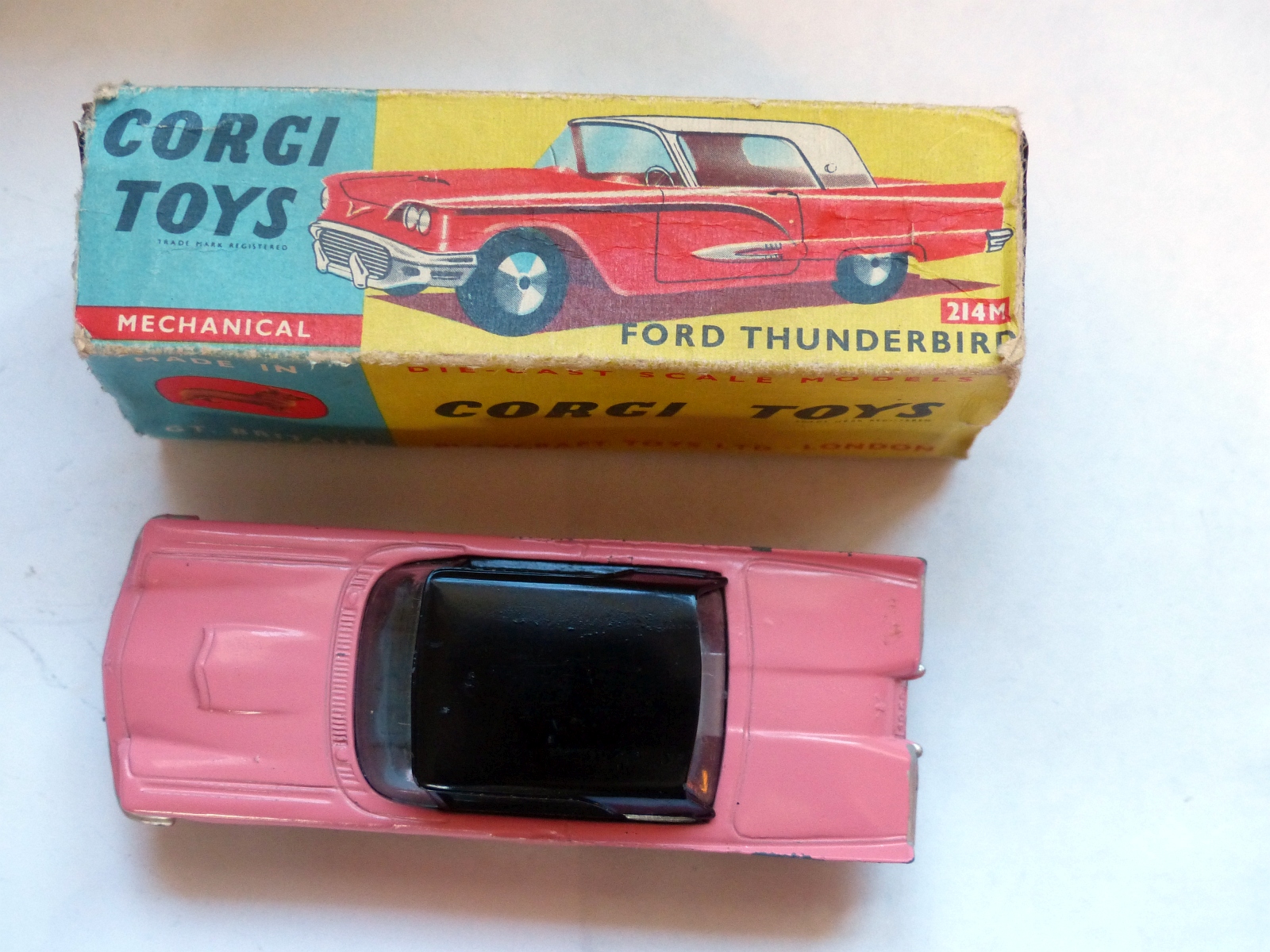 I LOVE CORGI TOYS: Ford Thunderbird Mechanical and a question of boxes