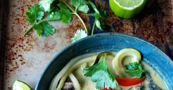 Mango & Tomato: Meatless Monday: Vegan Laksa With Zucchini, Peppers ...