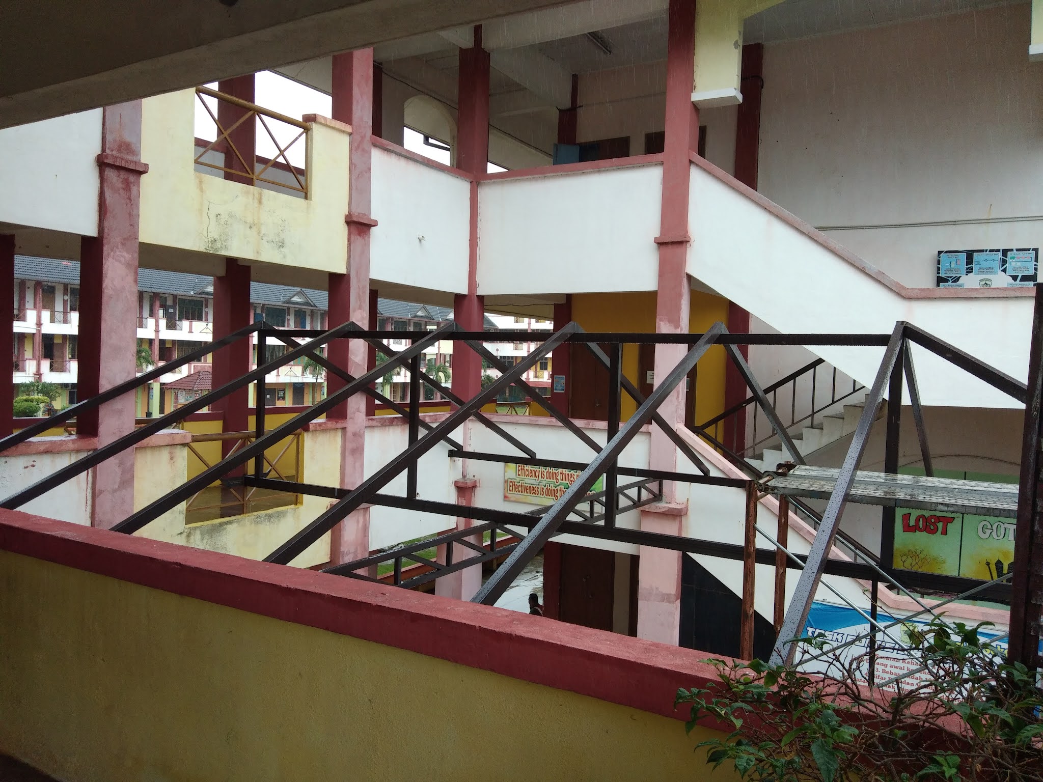 AWNING PAGOLA DAN GRILL : NILAI : Memasang Set Awning Metal Deck Di ...