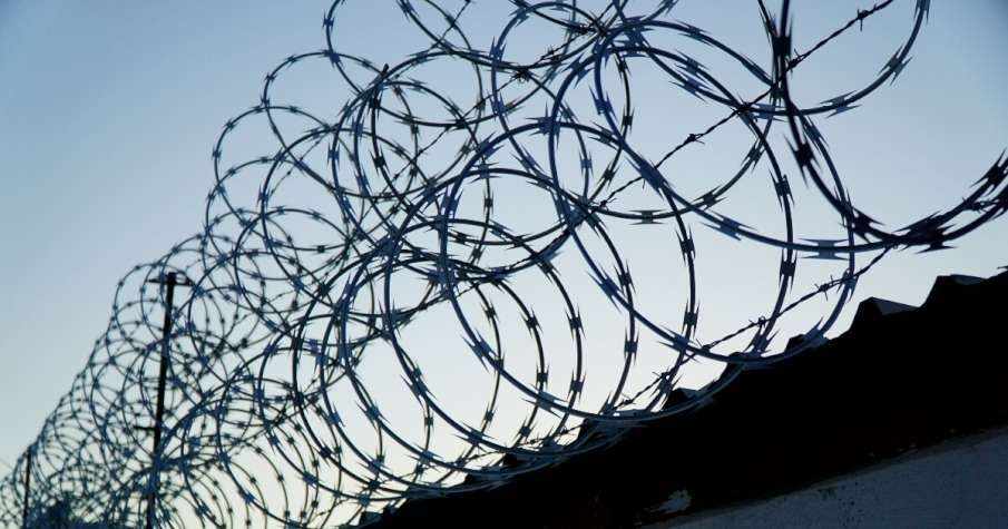 90 Miles From Tyranny : Trump Sends Combat Engineers to Border, Along ...