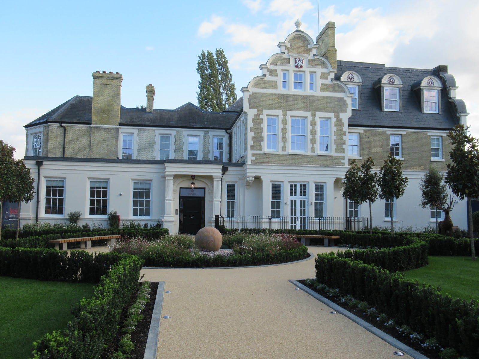 Ham Photos: Approach to Latchmere House