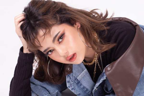 CHALEEDA BAWA PENAMPILAN LEBIH MATANG DALAM ‘CIGARETTES’