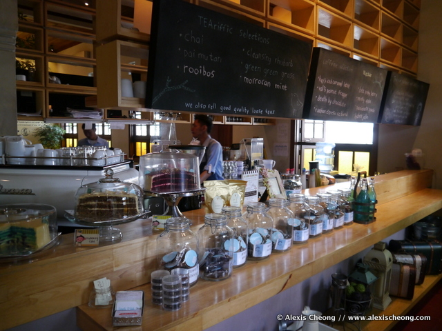 Food Review: Hummingbird Eatery at 14 Jln Progo, Bandung Indonesia ...