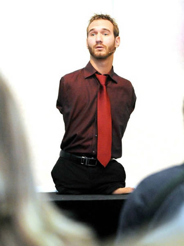 Nick Vujicic: a man with no limbs who teaches people how to get up ...