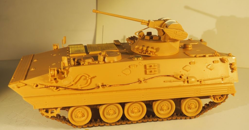Maquettes Dioramas Sampiero Models: ZSD 90 APC "le montage"