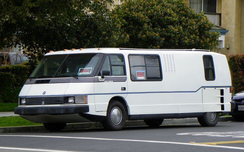 California Streets: Pleasanton Street Sighting - 1986 Vixen 21TD