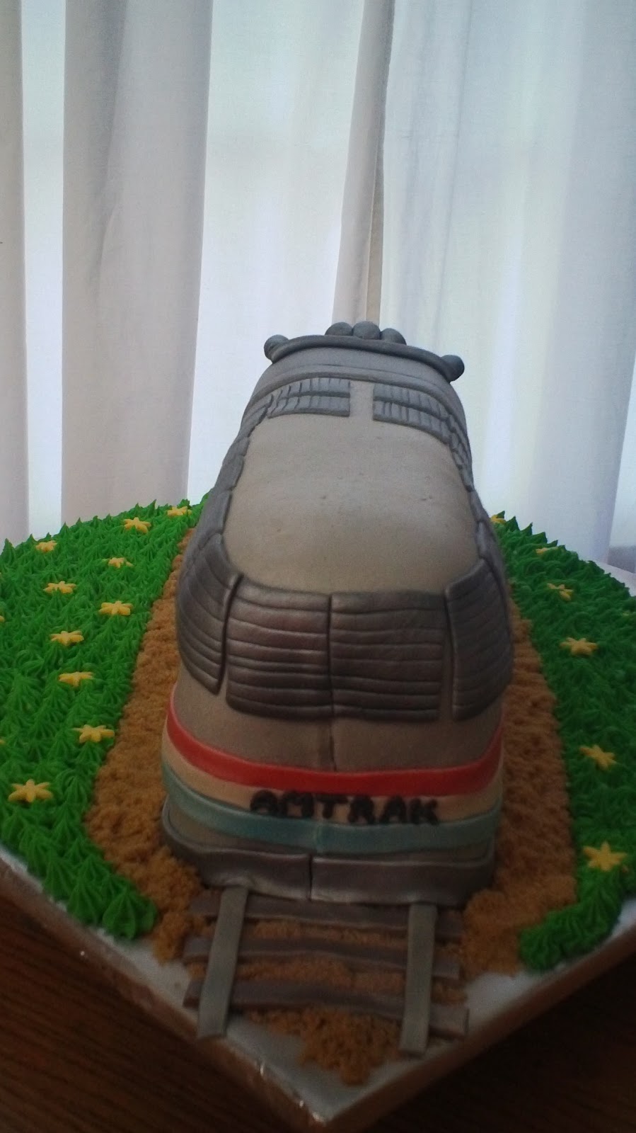 Debbie's Little Cakes: Amtrak Train for Nathan