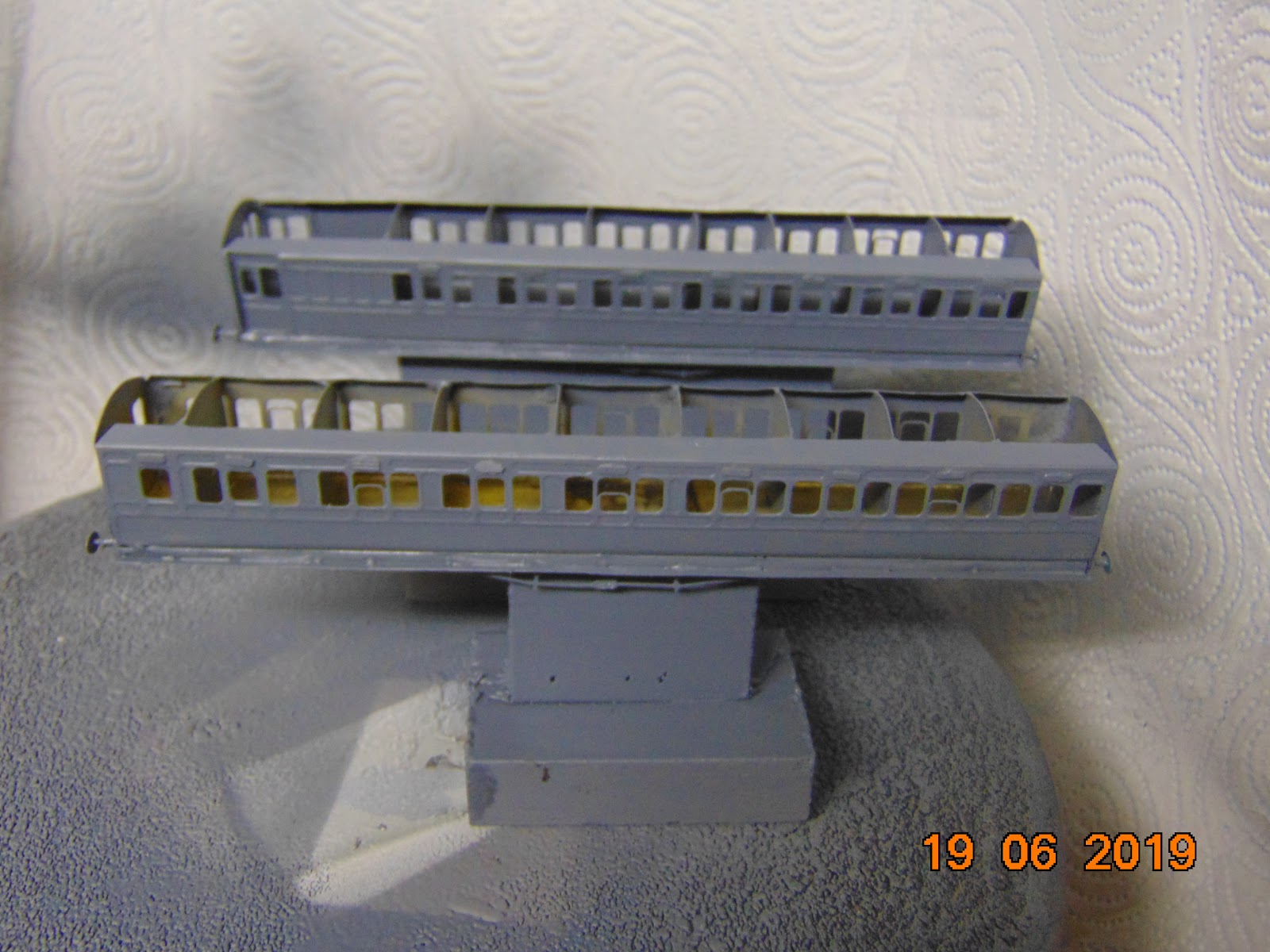 Dorset Railway Modelling: 3MM LB&SCR Pull Push coaches.