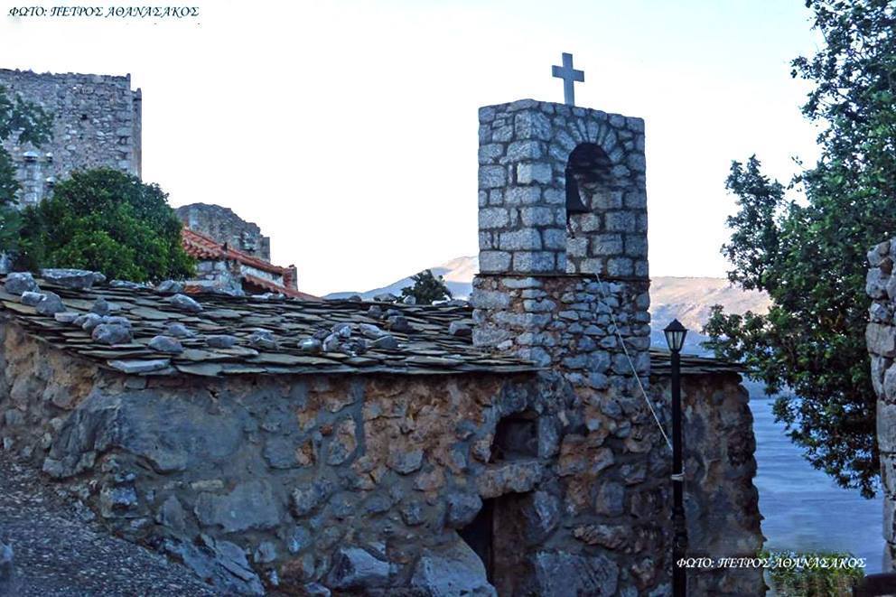 ΝΑΟΙ ΣΤΗ ΜΑΝΗ: ΔΡΥΜΟΣ ΔΡΥΑΛΙ (ΔΙΑΦΟΡΕΣ)