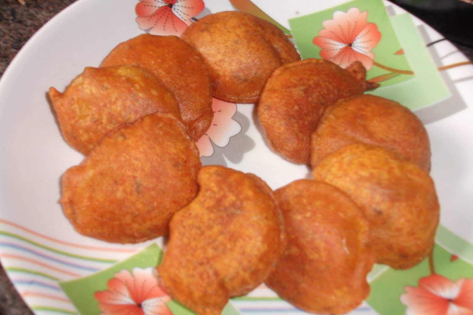KitchenZone: Potato pakoda