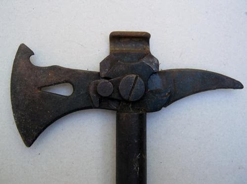 Webbingbabel: British Army WW2 Entrenching Tool Acrow