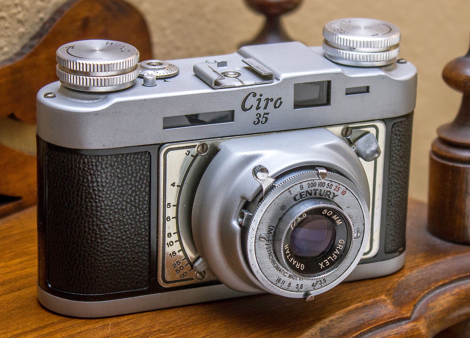 Graflex Ciro 35: One Camera, Three Manufacturers