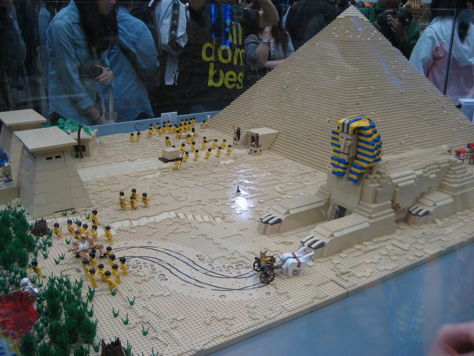 Nesting in Skyscrapers: Lego Exhibition in Taikoo: "Build up your ...