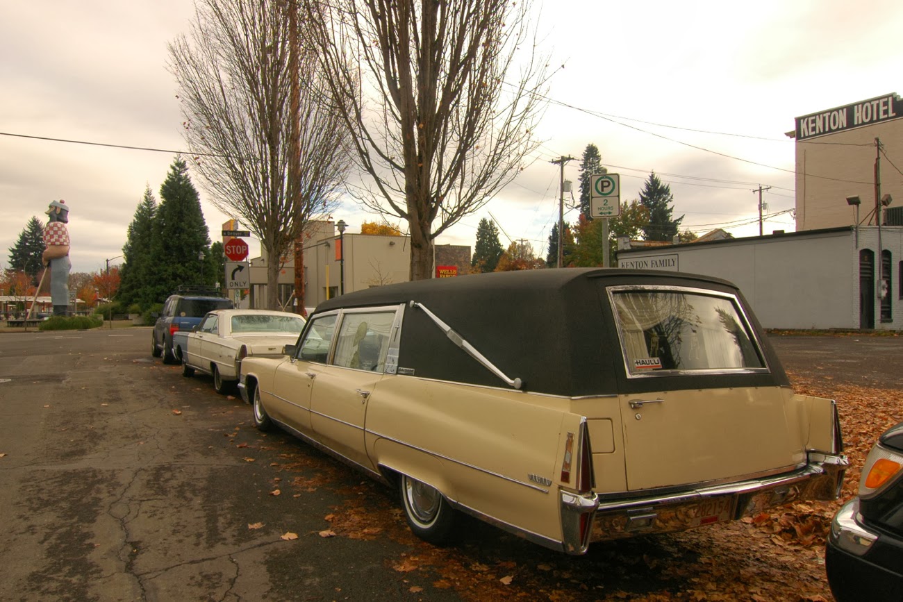 OLD PARKED CARS.: Happy Halloween from OPC! 1970 Cadillac Miller Meteor ...