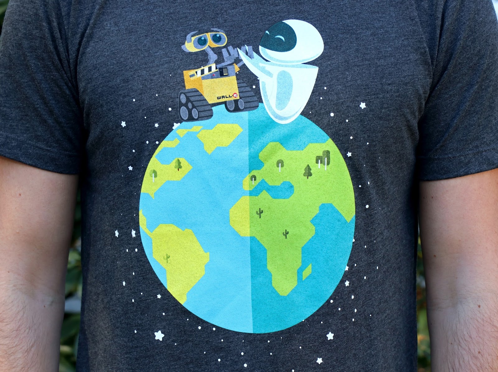 Dan the Pixar Fan: Wall·E & Eve Earth Day 2018 T-Shirt (BoxLunch Exclusive)