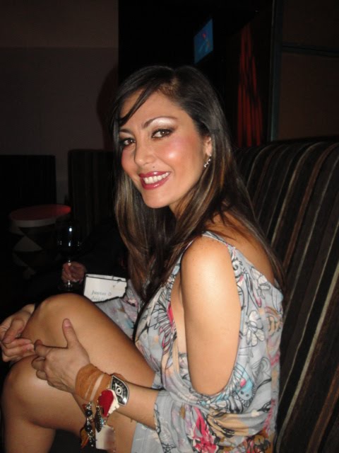 LOS ESPECTADORES ENVIVO: LA BELLEZA DE JACQUELINE ARROYO EN EL ESPEJO