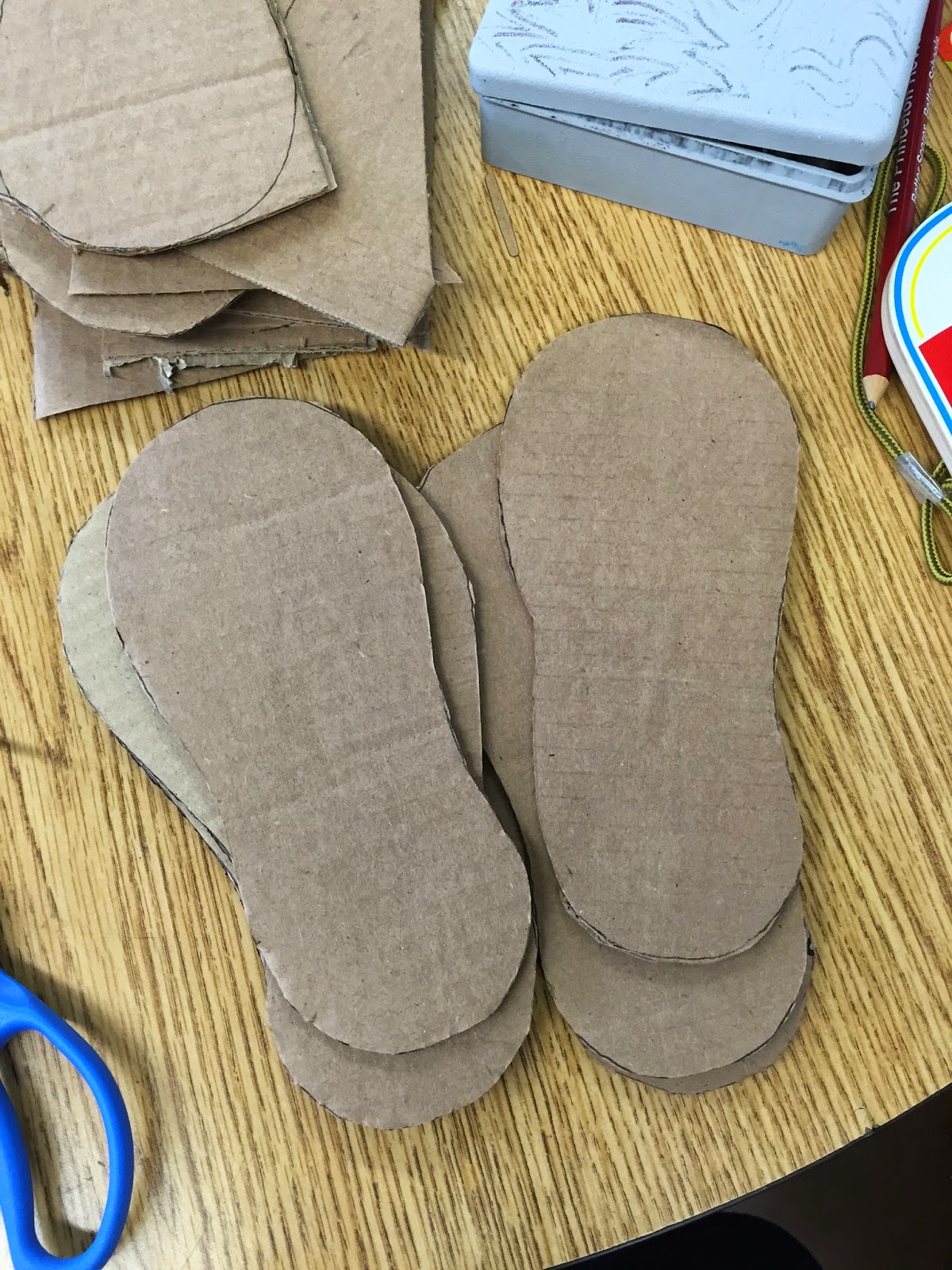 Can we play TOGETHER?!: Make your own shoe!