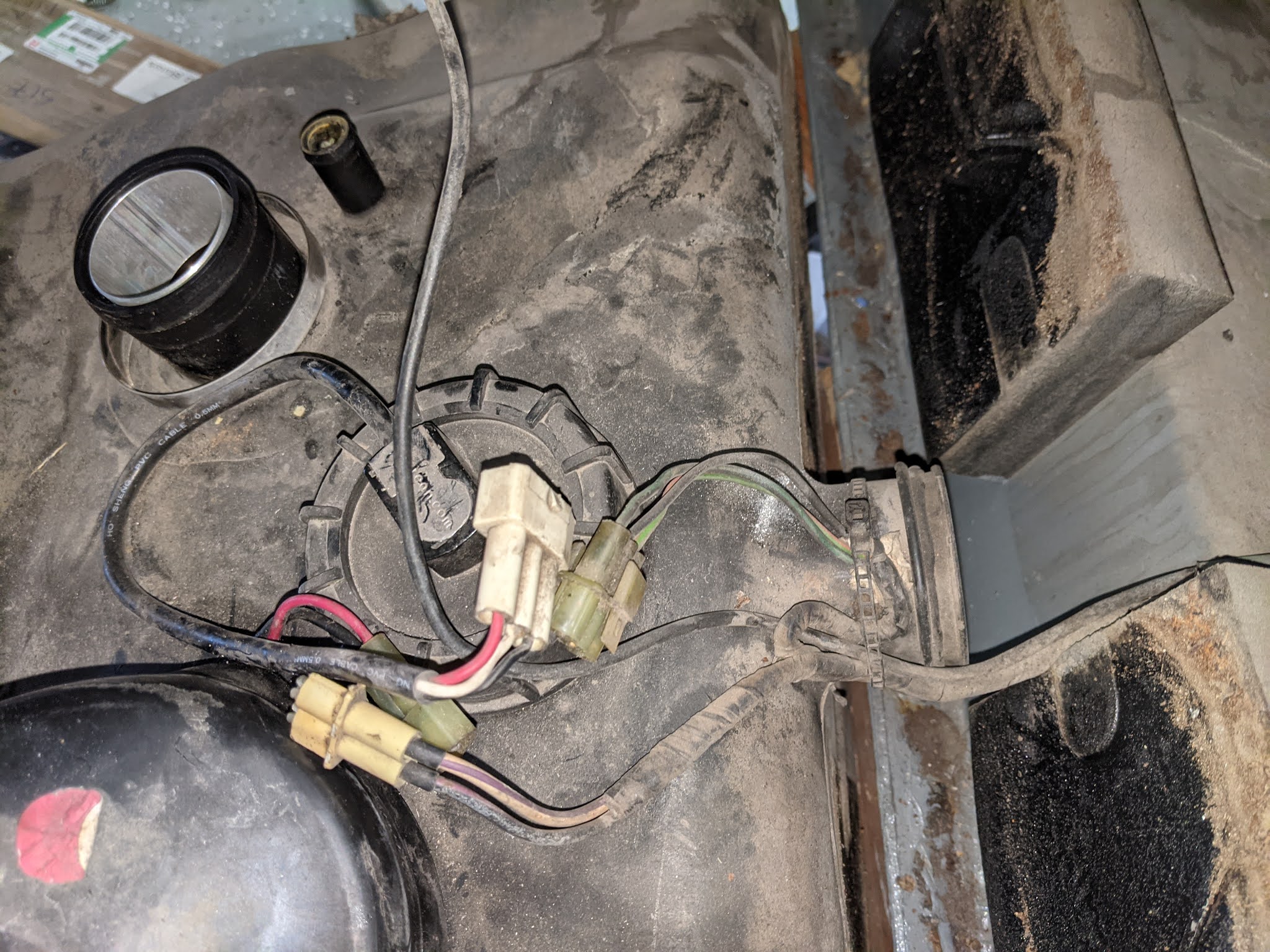 My DeLorean Blog: Installed modern DeLorean fuel pump