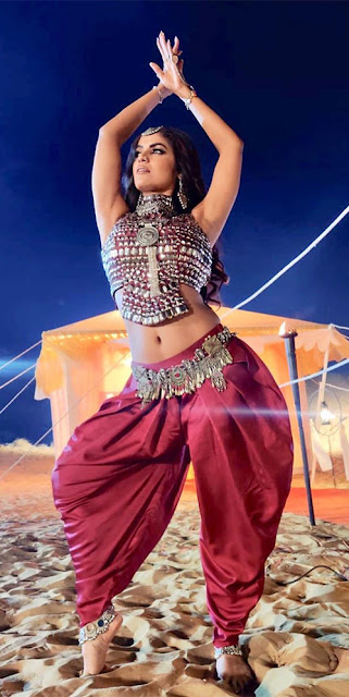 Celebrity Pics Sayantani Ghosh Hot In Naagin 4