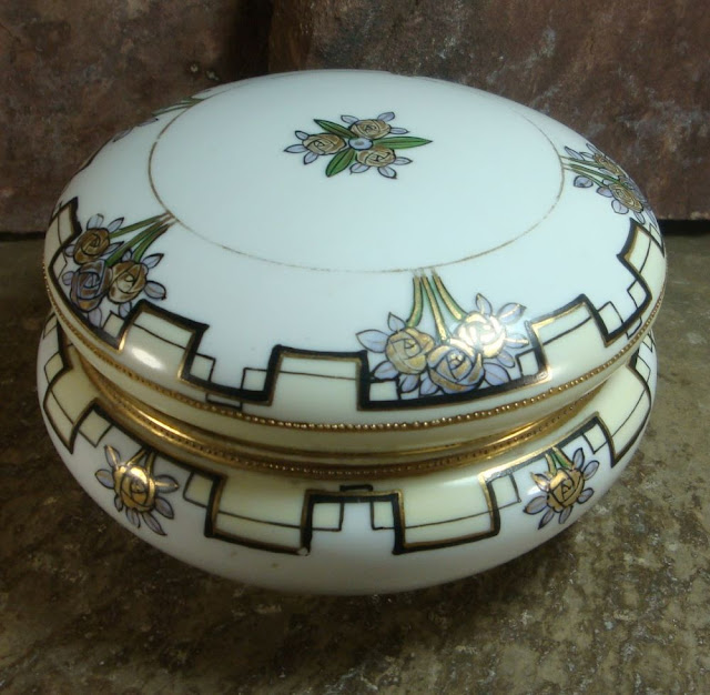 Soapsmith's Blog: Vintage Porcelain Powder Jars by Soapsmith