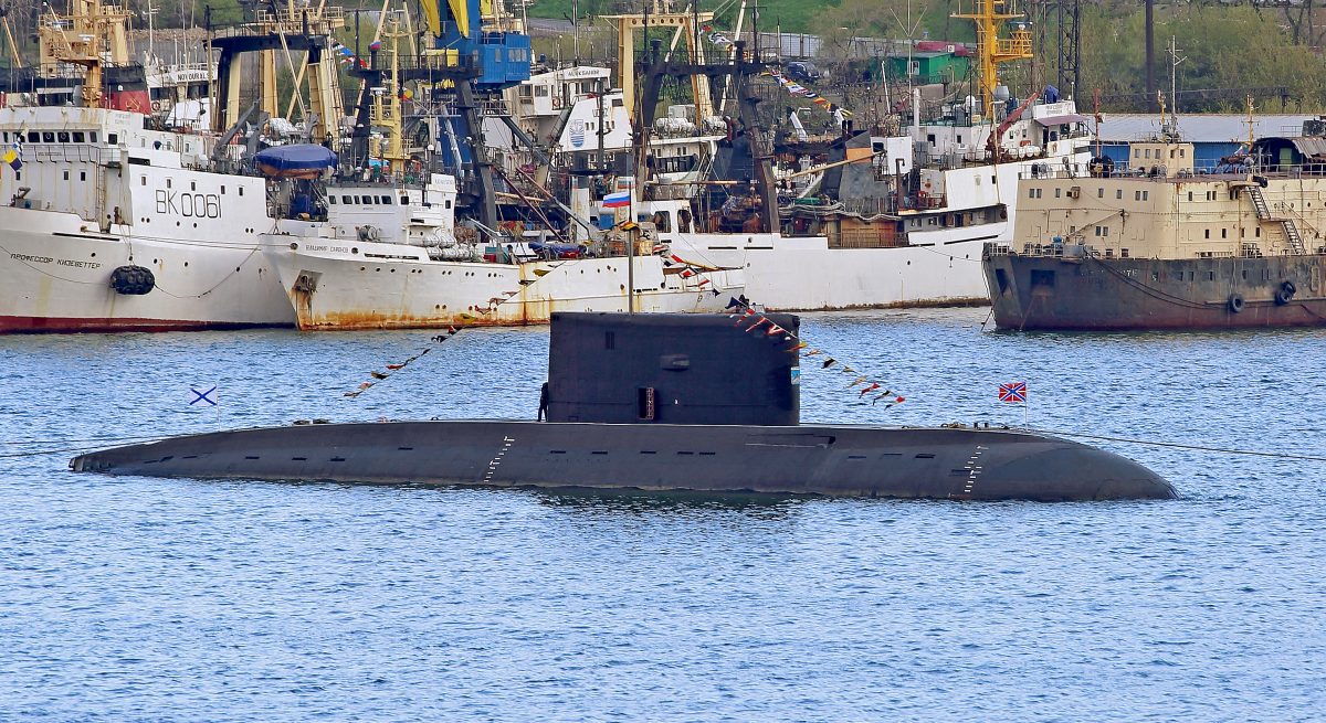 Kilo-class Submarine/SSK Kilo Class (Type 877EKM)/Project 877 Paltus ...