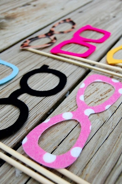 nothing but a pigeon: DIY Photo Booth props